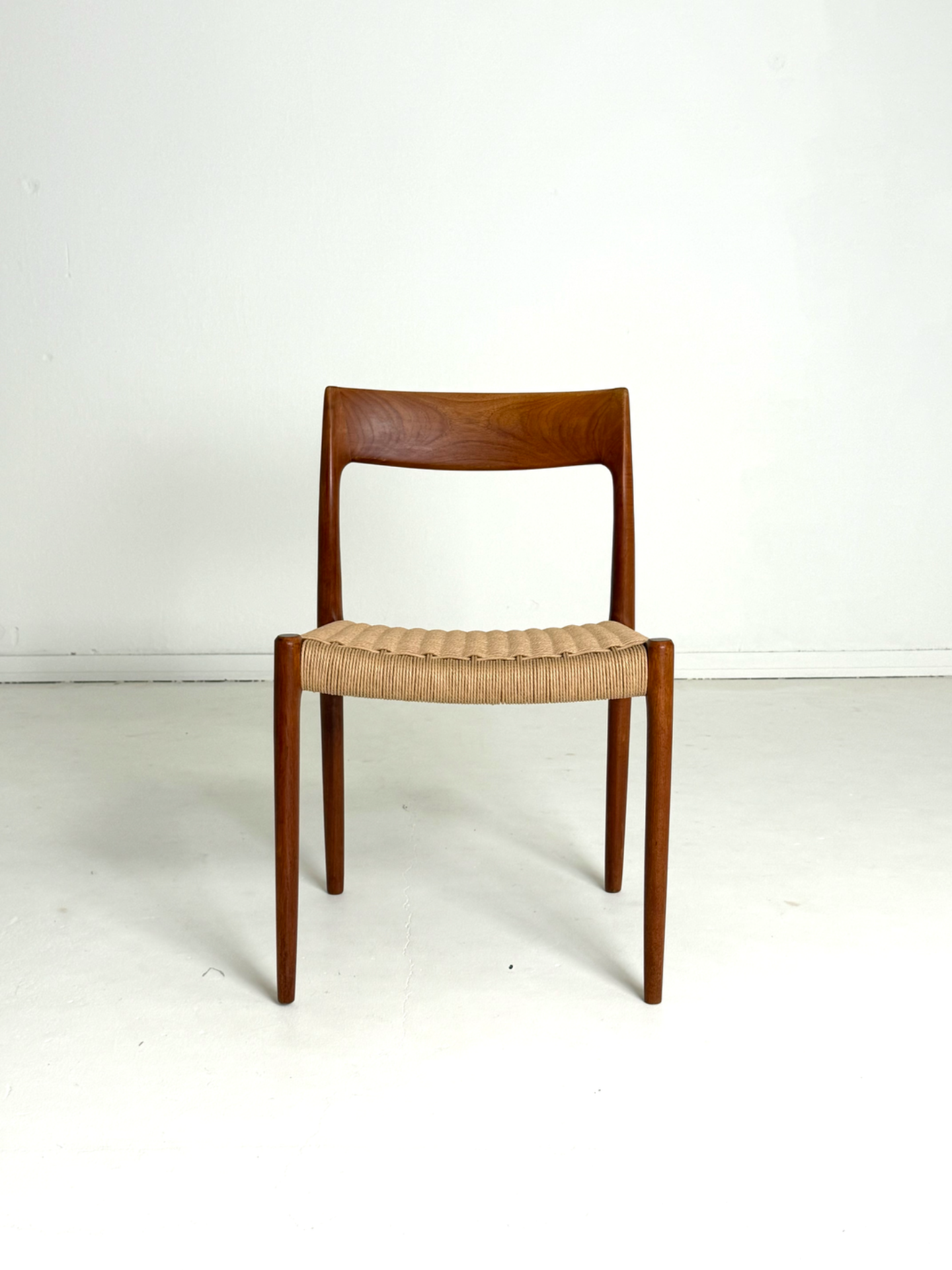 Niels O. Møller Model 77 Chairs | Danish Teak Vintage | Gusta Design